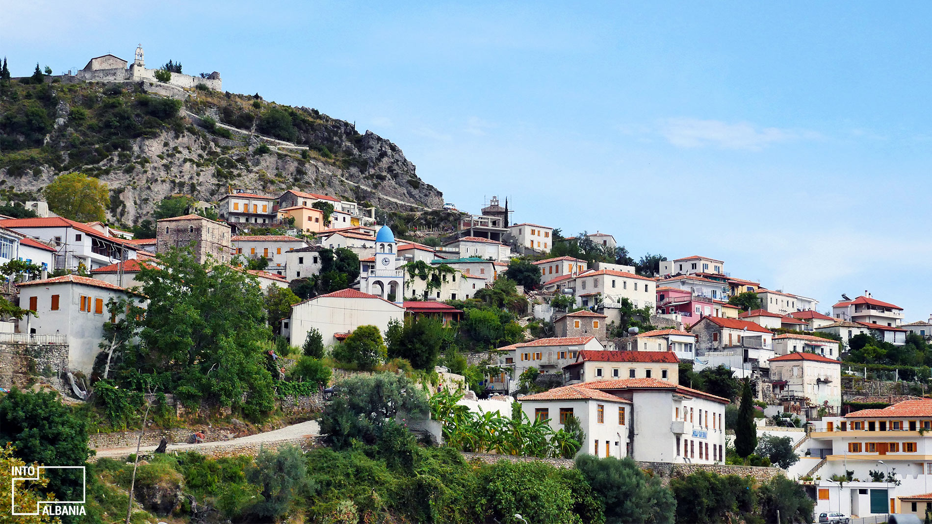 Fshati i 46 kishave - La Brisa